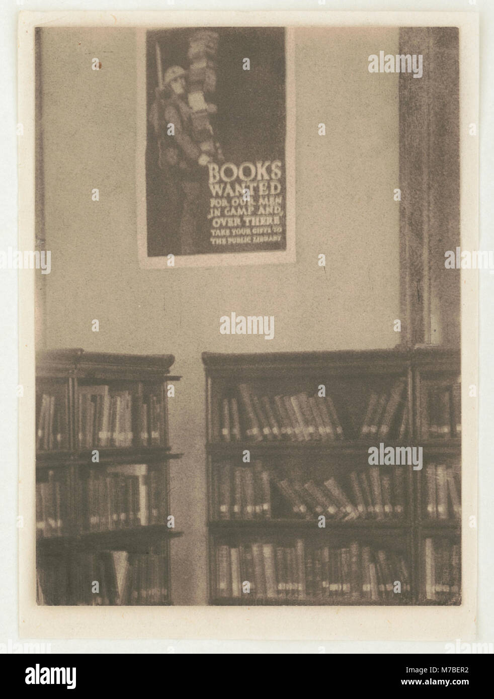 Libraries for soldiers hi-res stock photography and images - Alamy