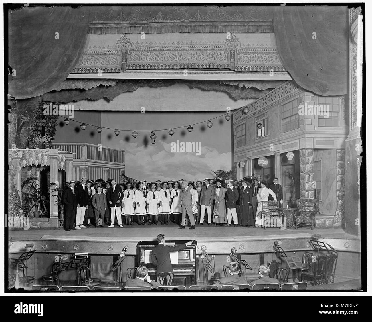 The Calcium Club Flashlight, a piece of equipment used in early 20th ...