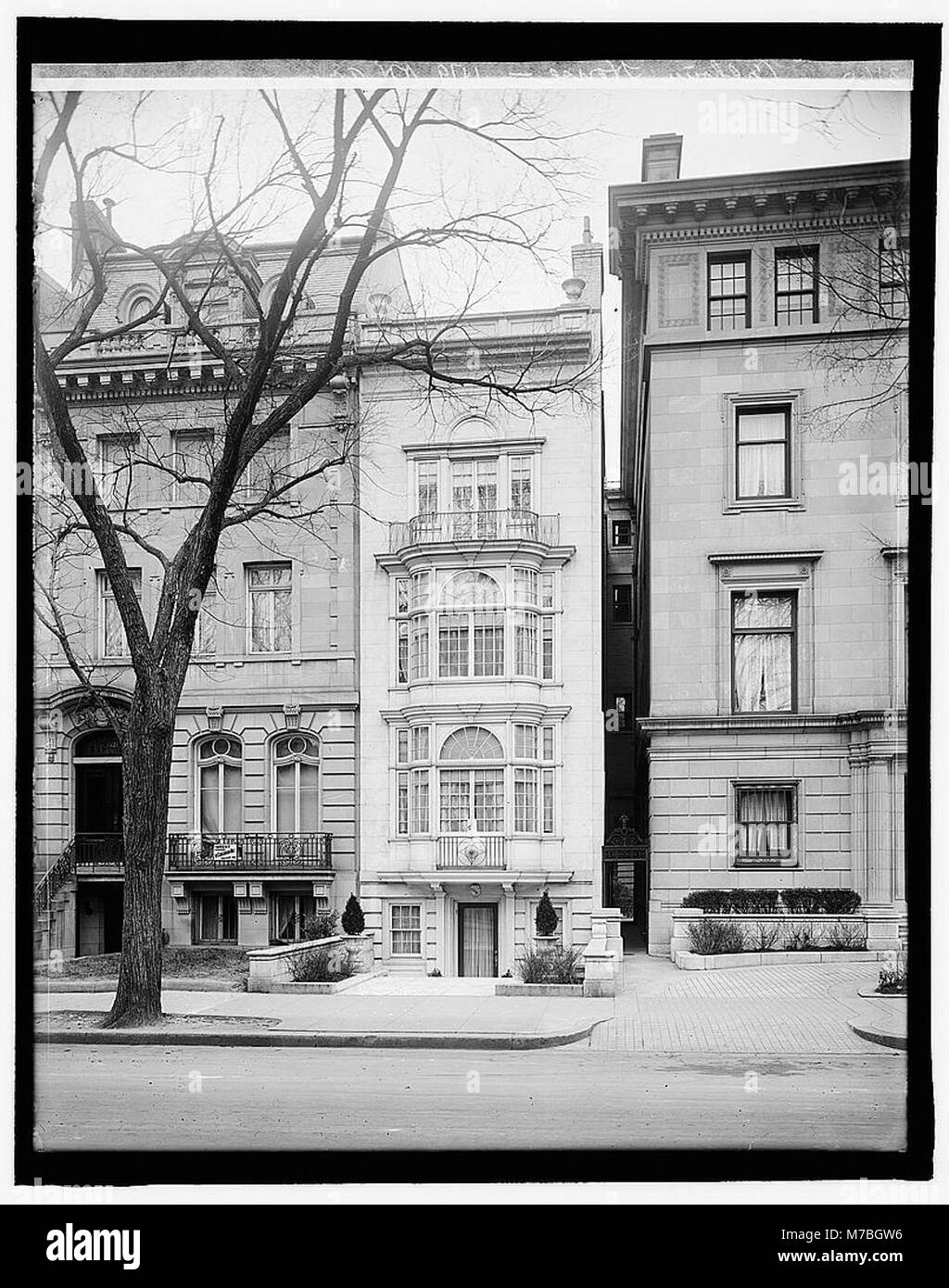 This image shows the Calhoun House, located at 1519 N.H. Avenue in ...