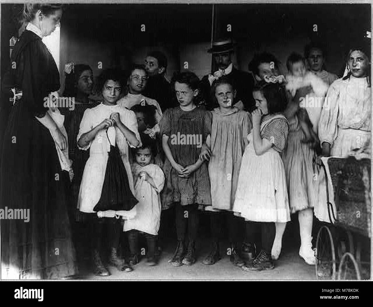 Children doctor vintage old photo hi-res stock photography and images ...