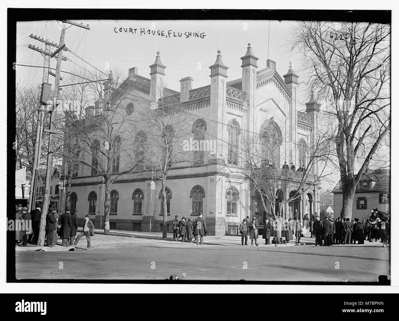 Queens court building Black and White Stock Photos & Images - Alamy