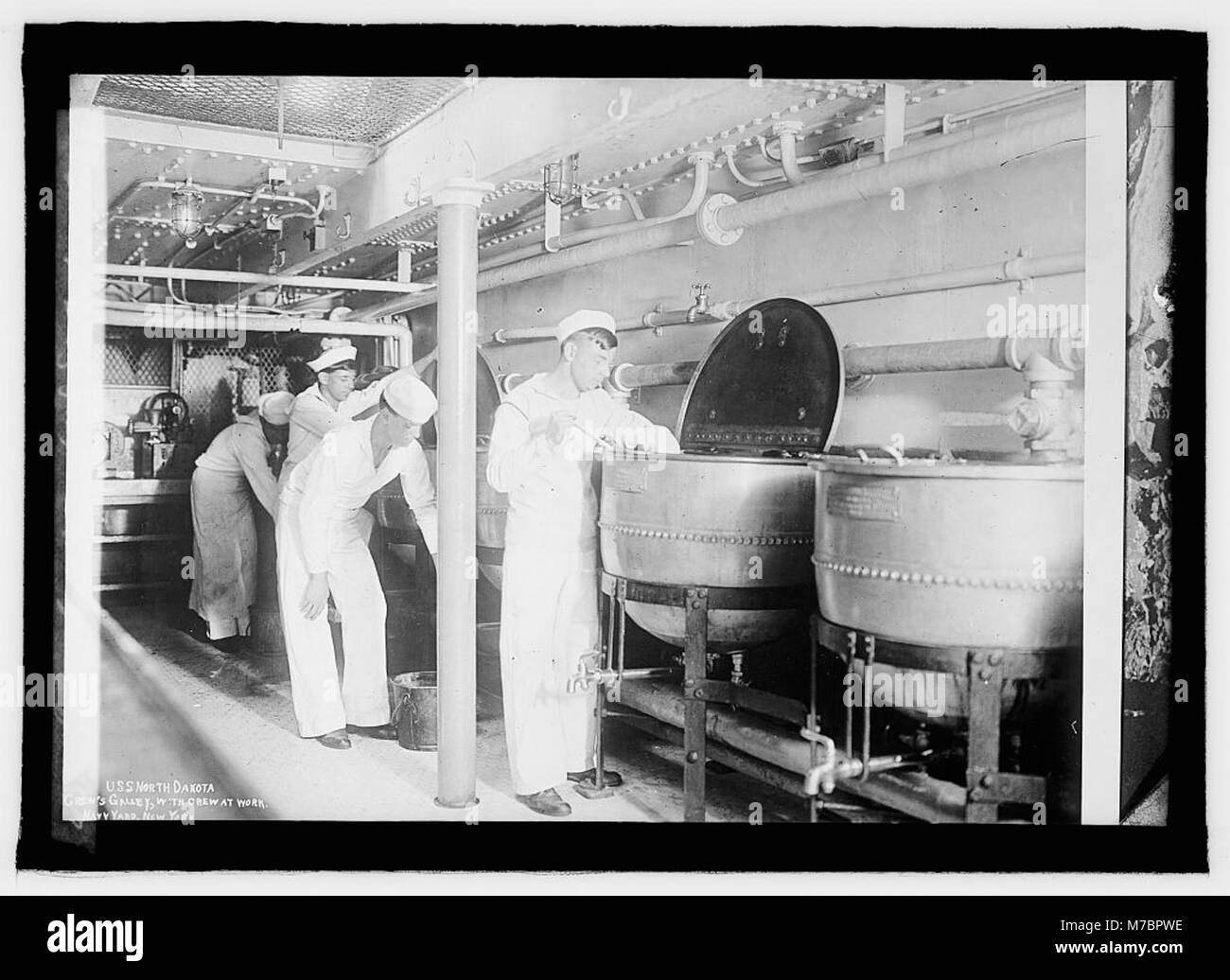 Ship kitchen galley hi-res stock photography and images - Alamy