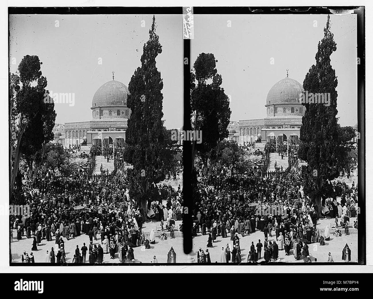 A crowd gathered at the Mosque of Omar (Dome of the Rock) during Holy ...
