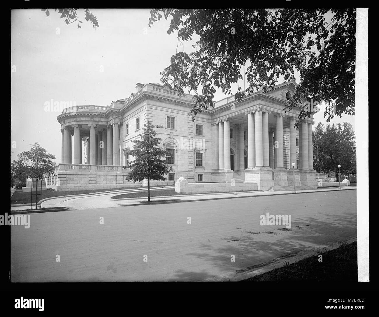 Washington old hall Black and White Stock Photos & Images - Alamy