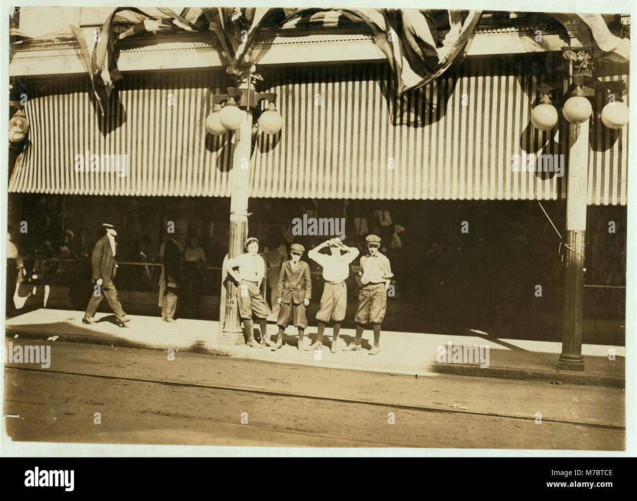 Department stores early 1900s hi-res stock photography and images - Alamy