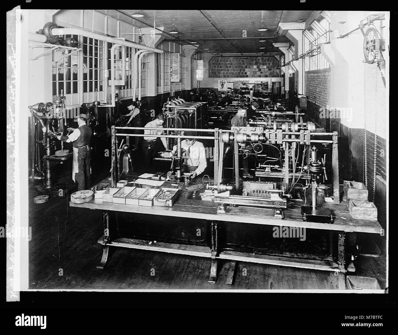 Machine dept hi-res stock photography and images - Alamy