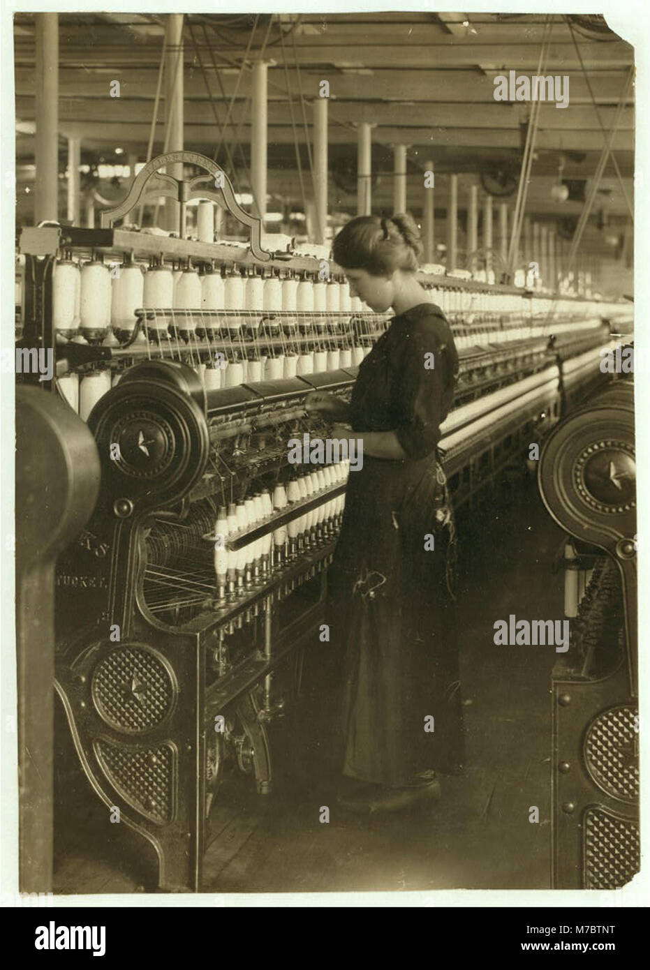 Child workers in mills 19th century hi-res stock photography and images ...