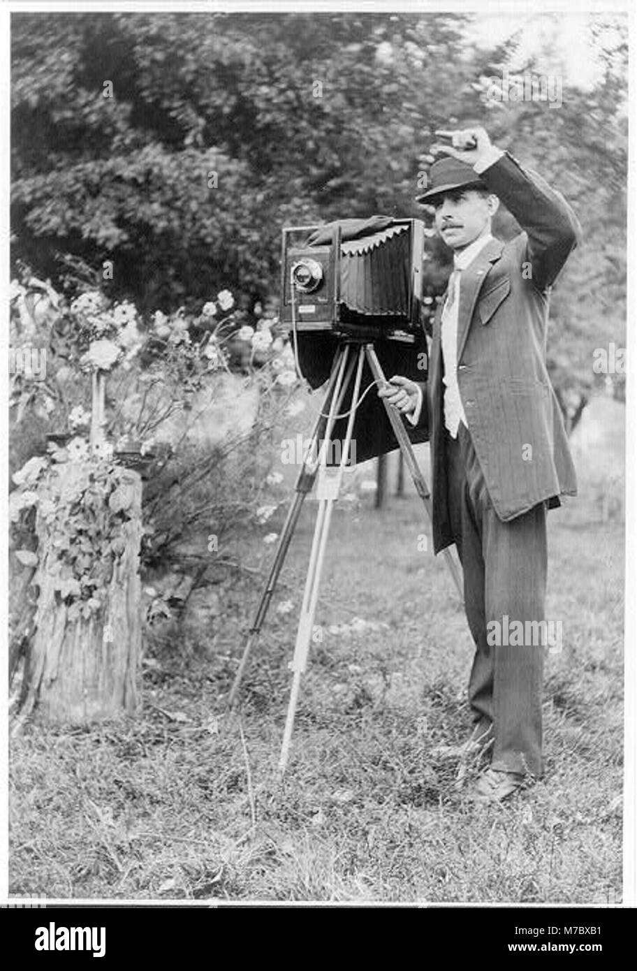 Photographic camera 19th century Black and White Stock Photos & Images ...