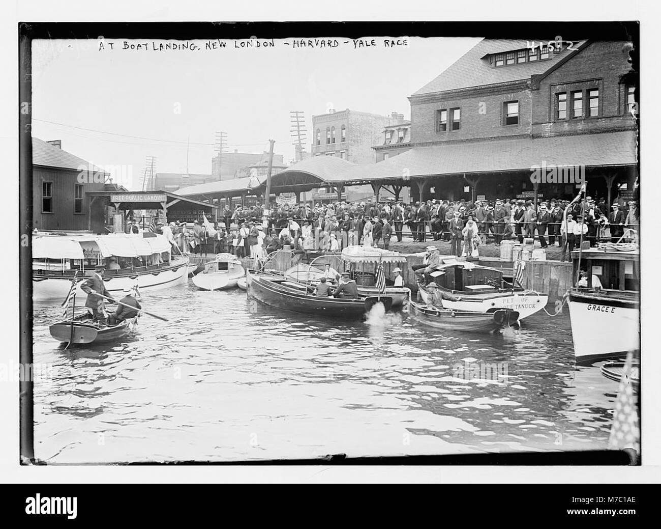 Yale harvard race hi-res stock photography and images - Alamy