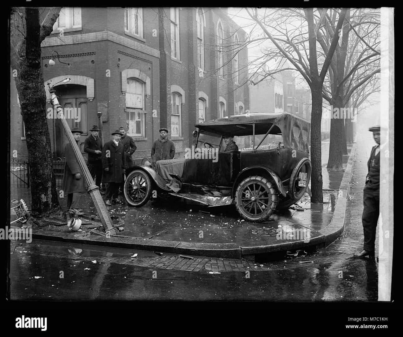 An image depicting a car wreck, showcasing the aftermath of a collision ...
