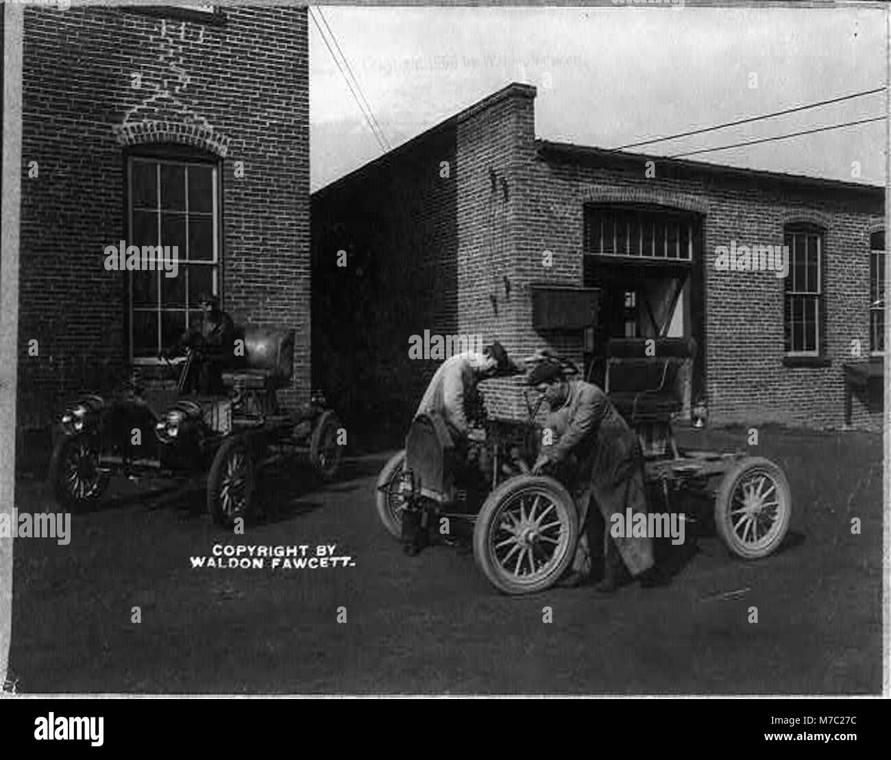 Line men working on Black and White Stock Photos & Images - Alamy