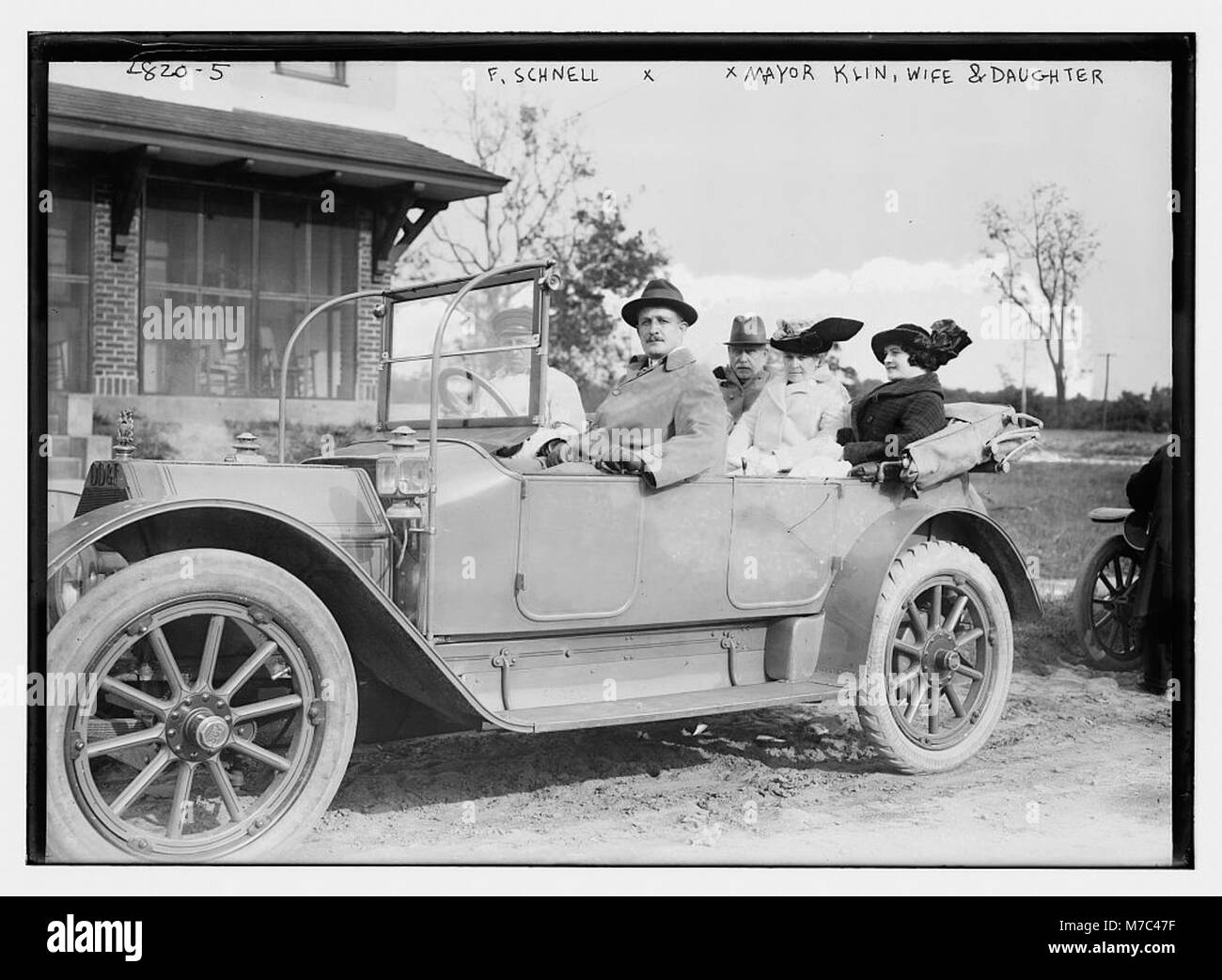 A photograph featuring F. Schnell, the mayor of Klin(e), along with his ...