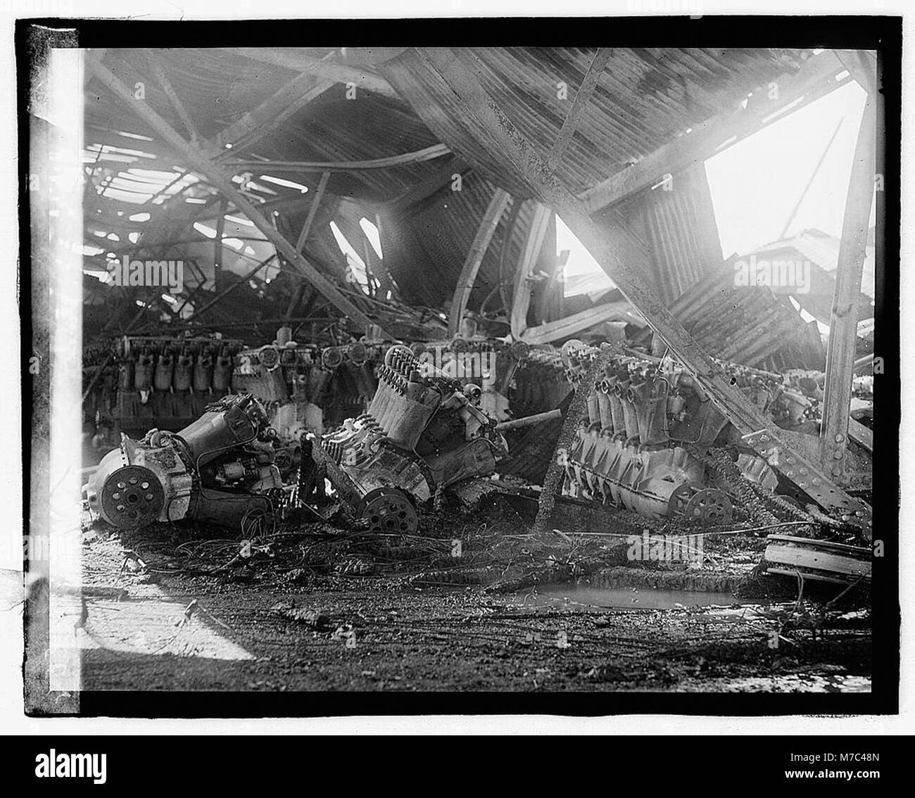 Airfield photographs Black and White Stock Photos & Images - Alamy