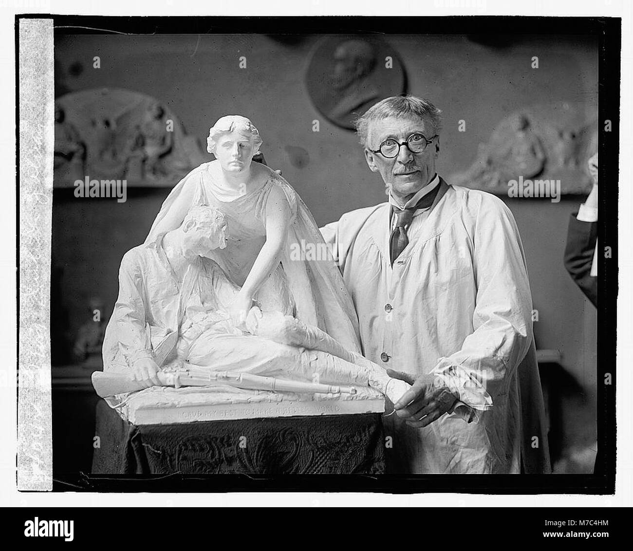 George julian hi-res stock photography and images - Alamy