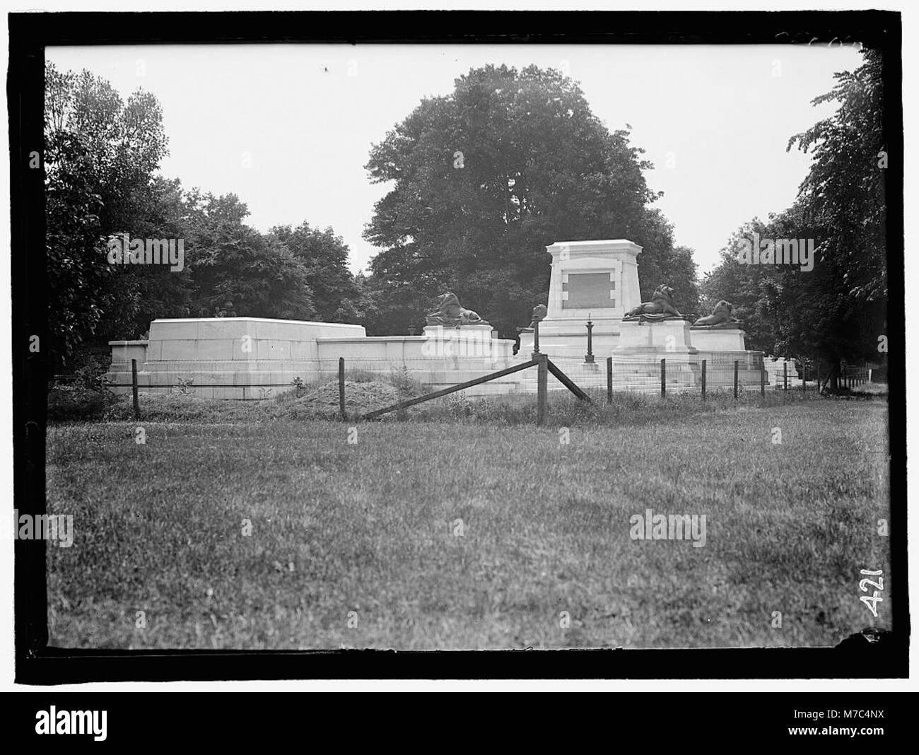 This image shows the Grant Memorial at the U.S. Capitol, showcasing the ...