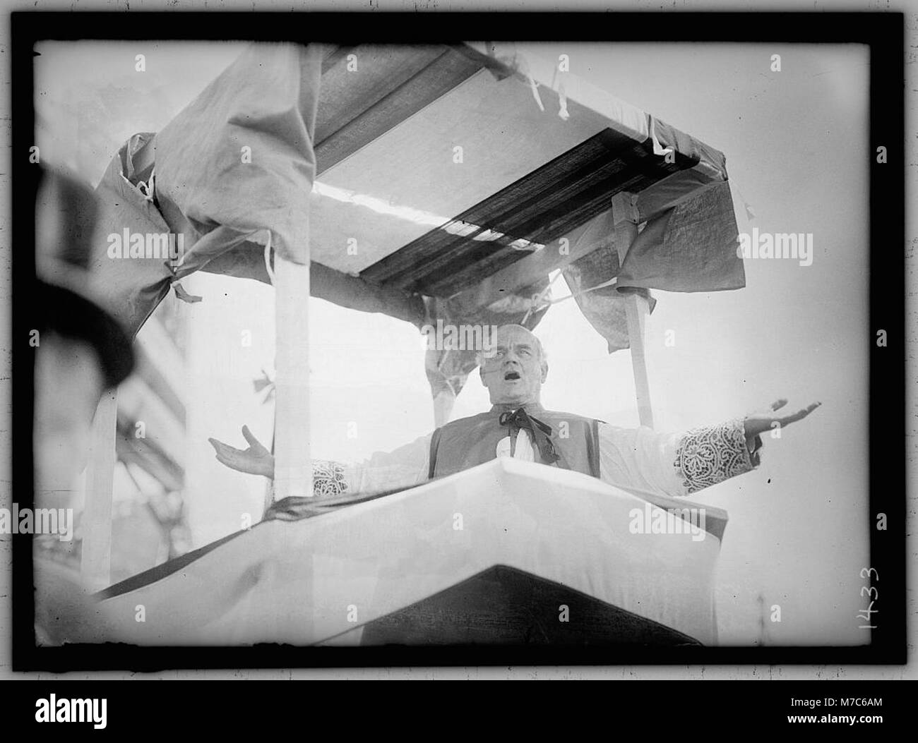 Military field mass religious hi-res stock photography and images - Alamy