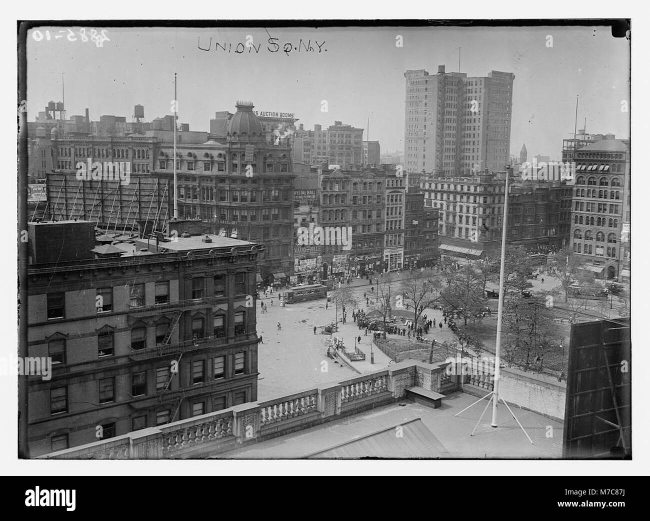 Union square in downtown Black and White Stock Photos & Images - Alamy
