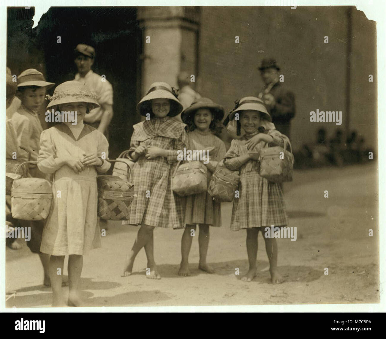 Dinner Toters, Columbus, Ga. LOC cph.3a47679 Stock Photo - Alamy