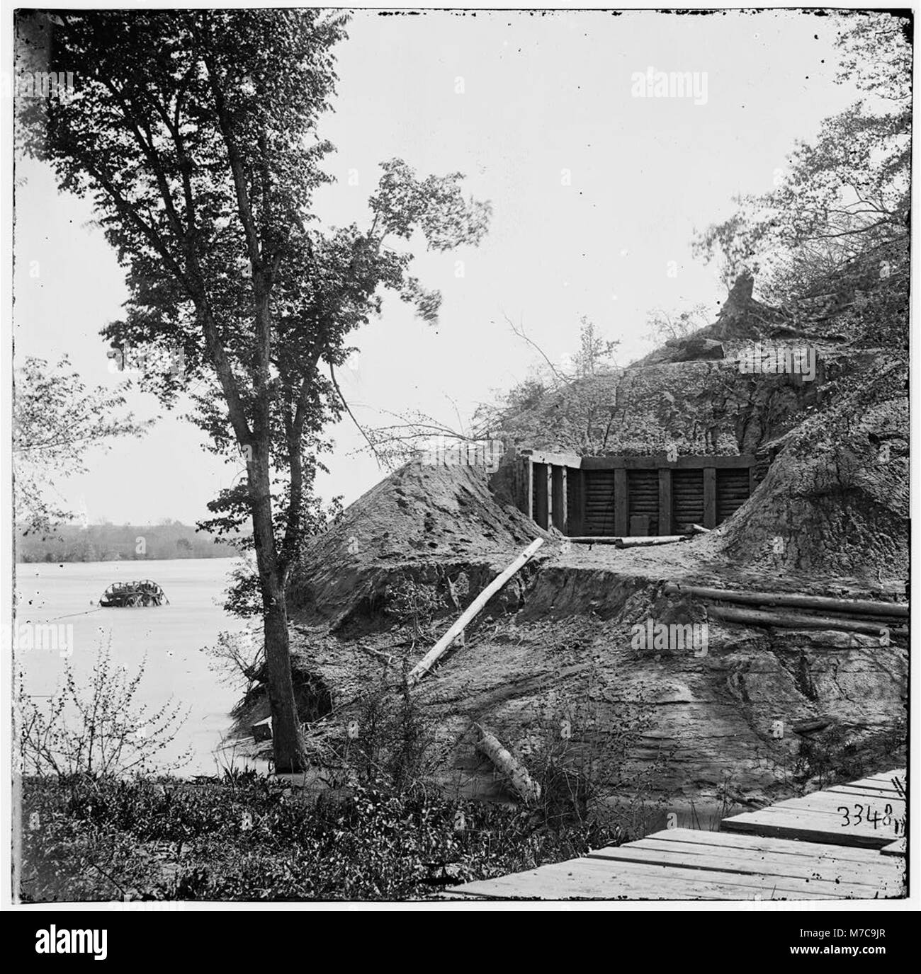 This image shows the exterior of Confederate Fort Darling at Drewry's ...