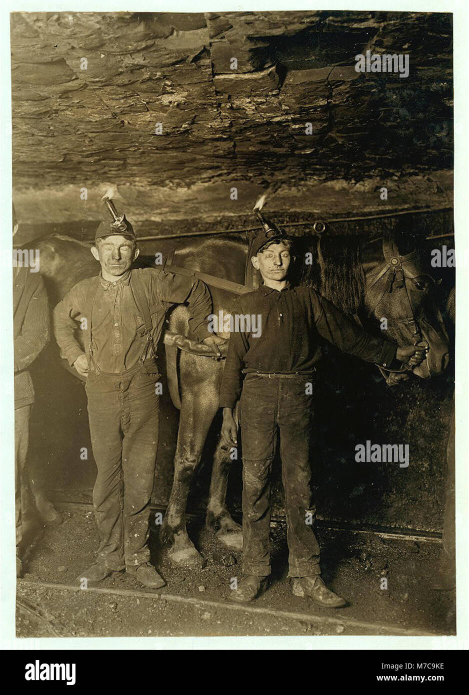 Child working in a coal mine hi-res stock photography and images - Alamy