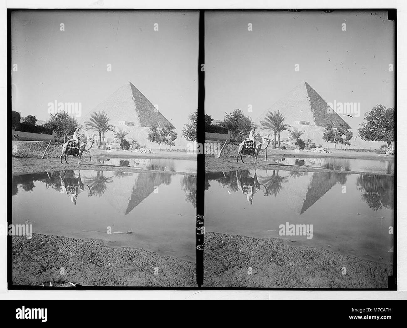 Reflecting pyramids hi-res stock photography and images - Alamy