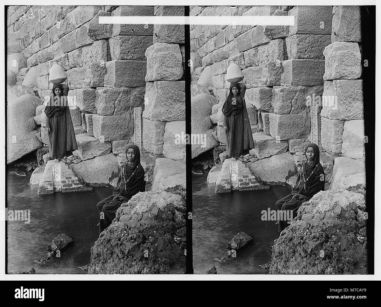 Elephantine island egypt nilometer Black and White Stock Photos ...