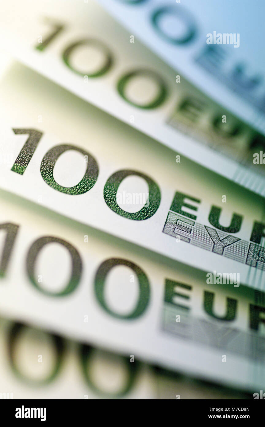 Close-up of one hundred Euro banknotes Stock Photo - Alamy