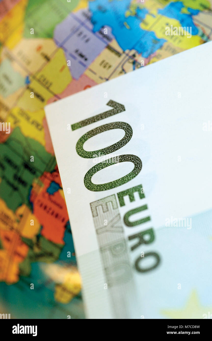 Close-up of one hundred Euro banknote Stock Photo - Alamy