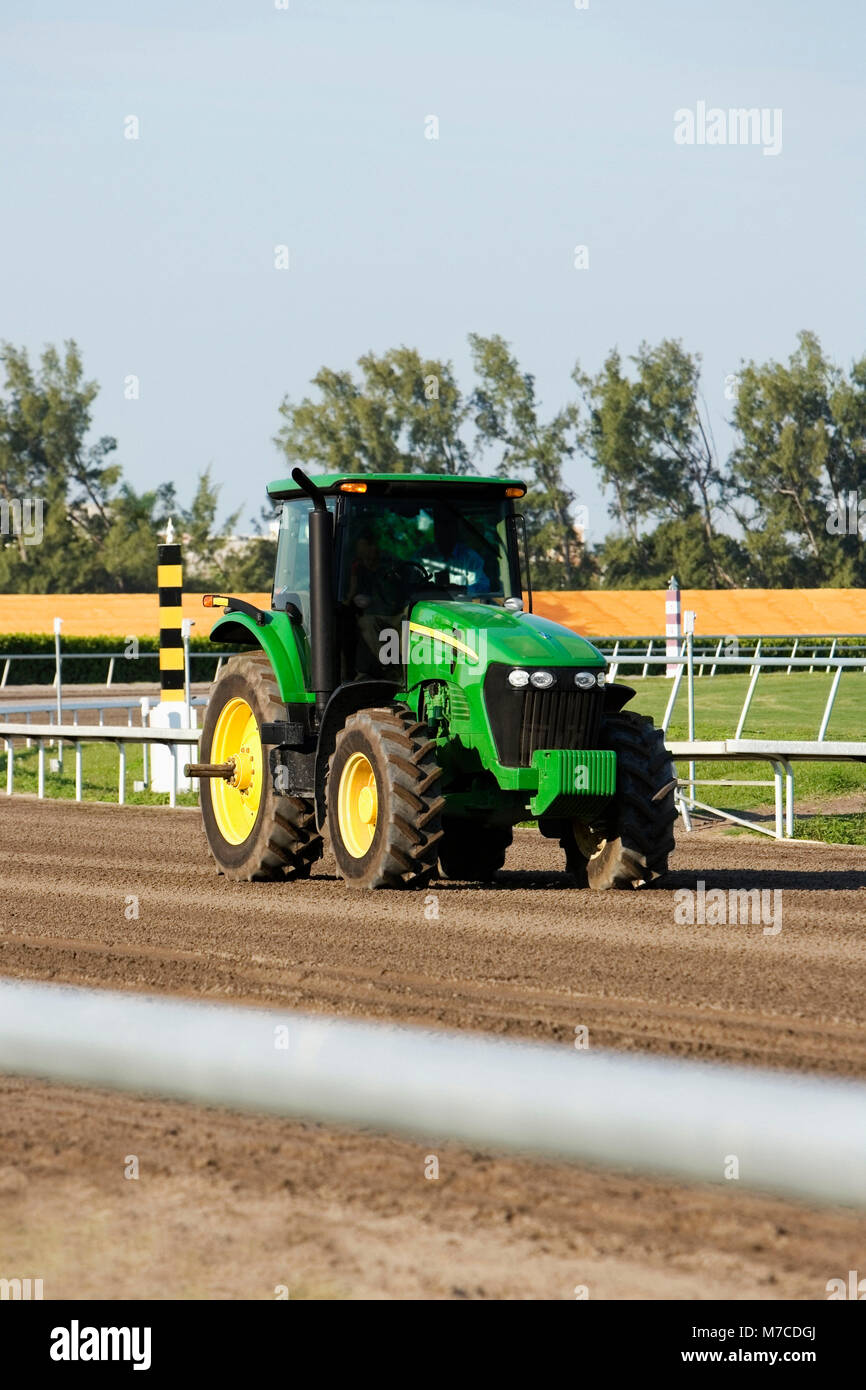 Horseracing track hi-res stock photography and images - Alamy
