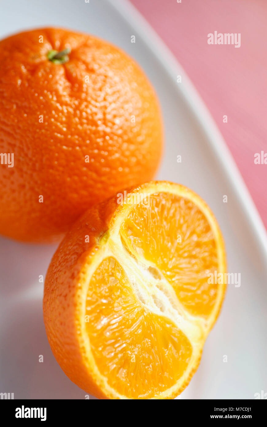 Close up of the cross section of oranges hi-res stock photography and ...
