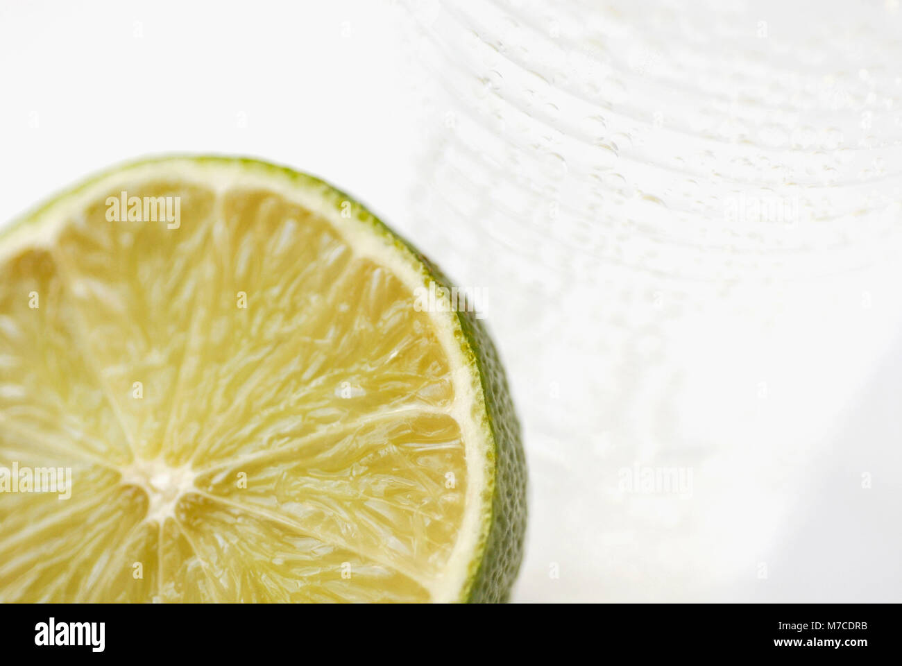 Lemon cross section close up hi-res stock photography and images - Alamy