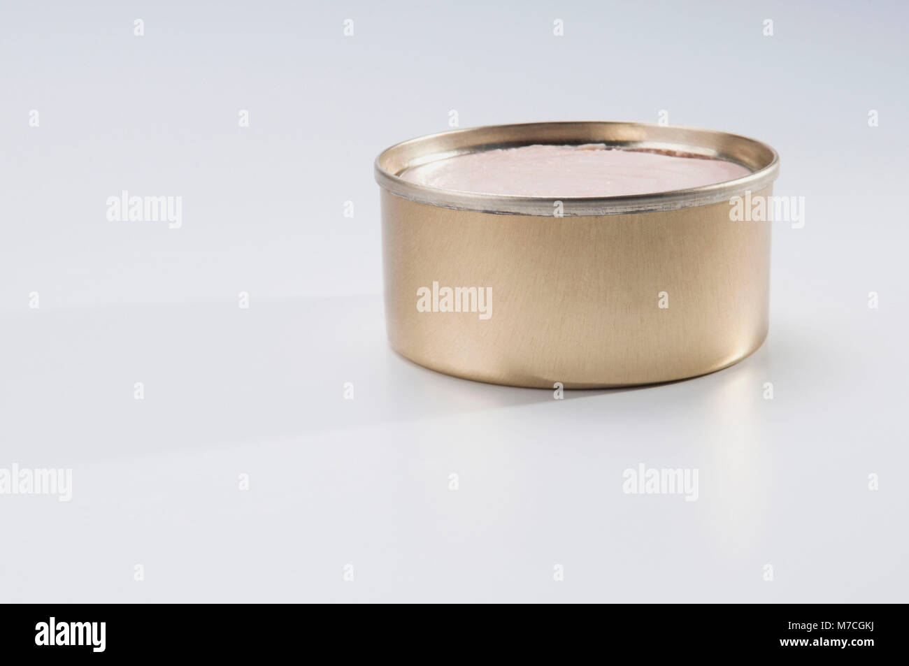 Can of tuna hi-res stock photography and images - Alamy