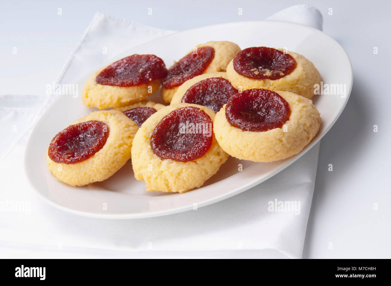 Close-up of jam filled cookies Stock Photo - Alamy