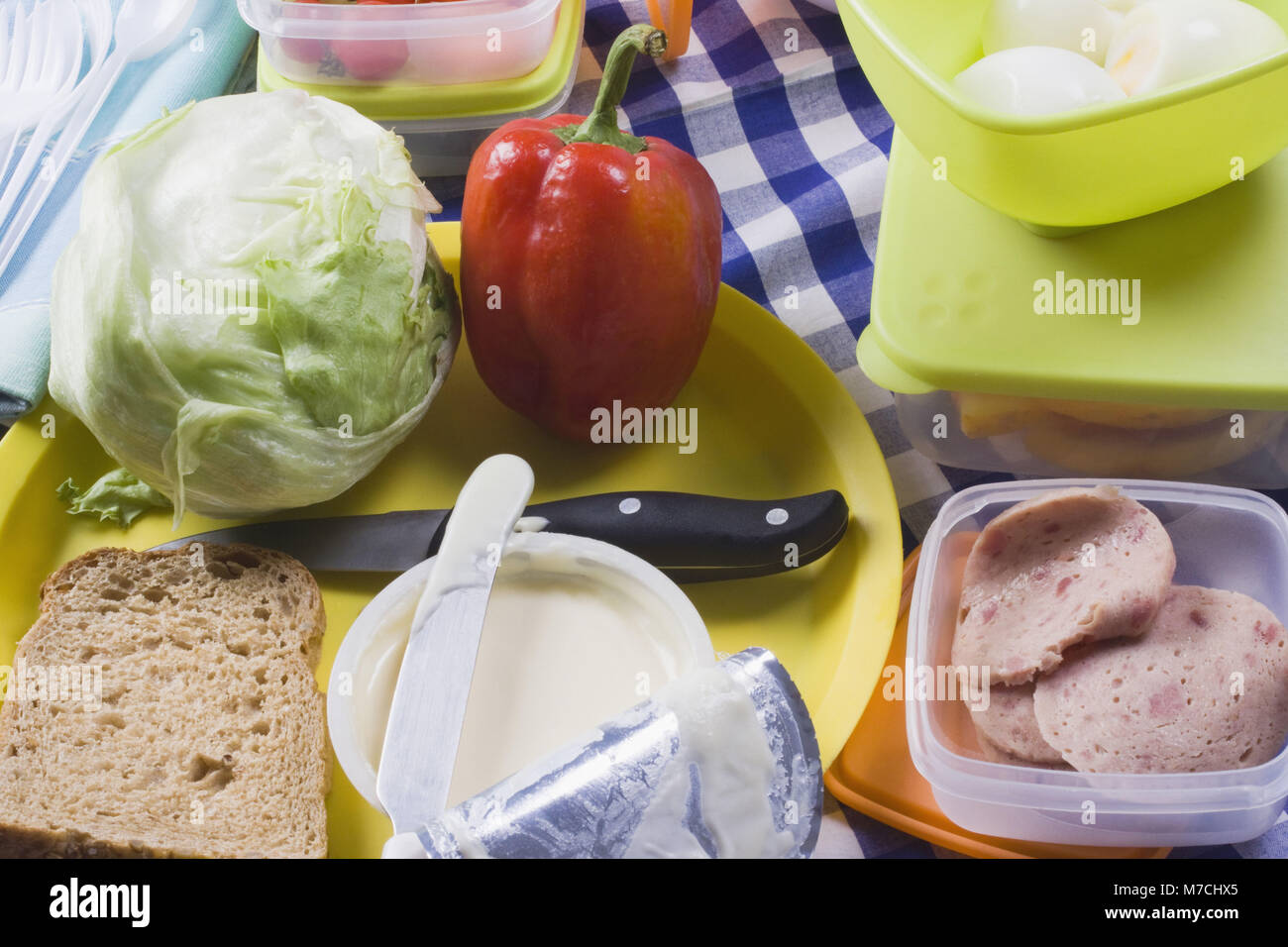 Close-up of picnic foods in boxes Stock Photo - Alamy