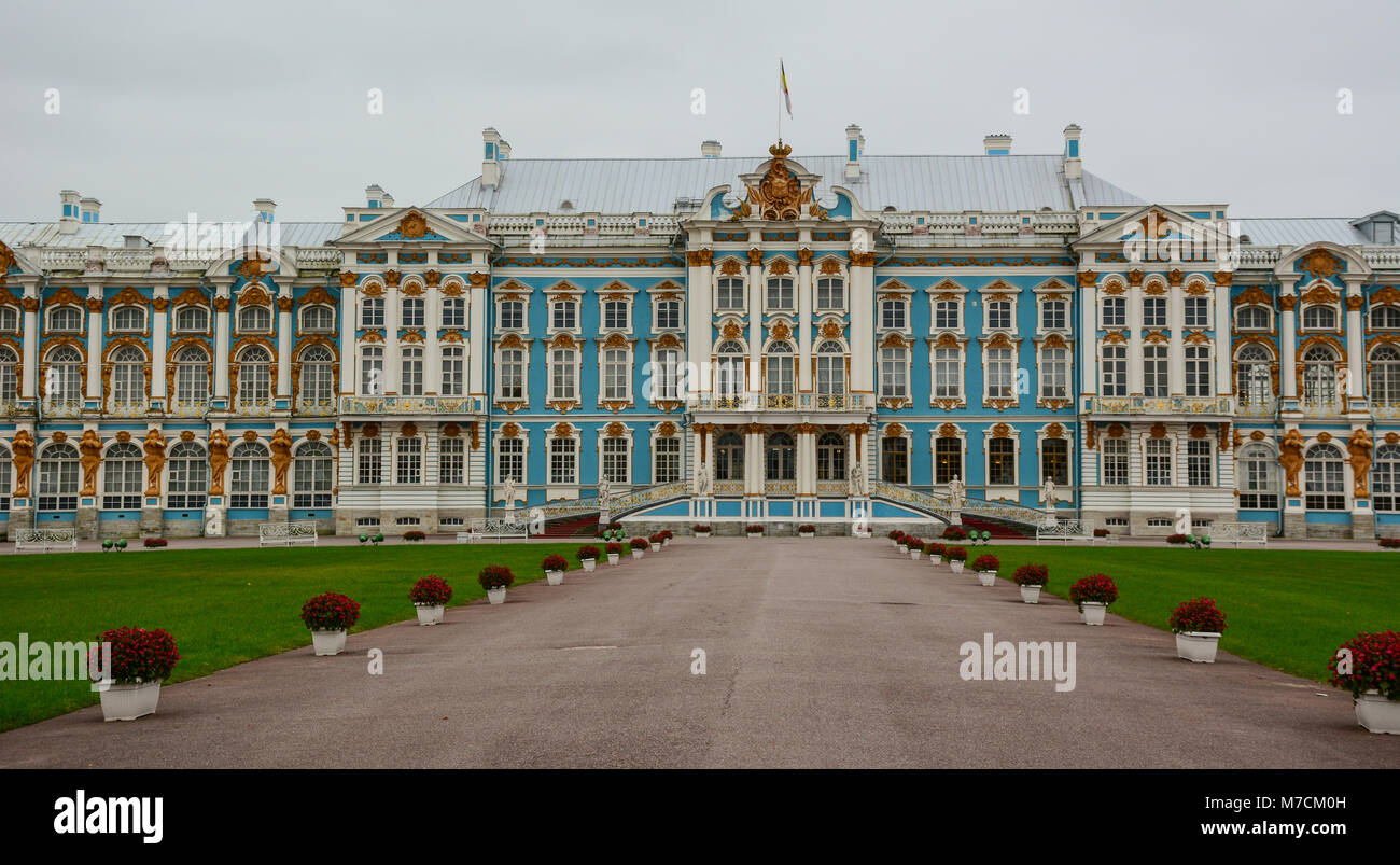 Rococo style in catherine palace hi-res stock photography and images ...