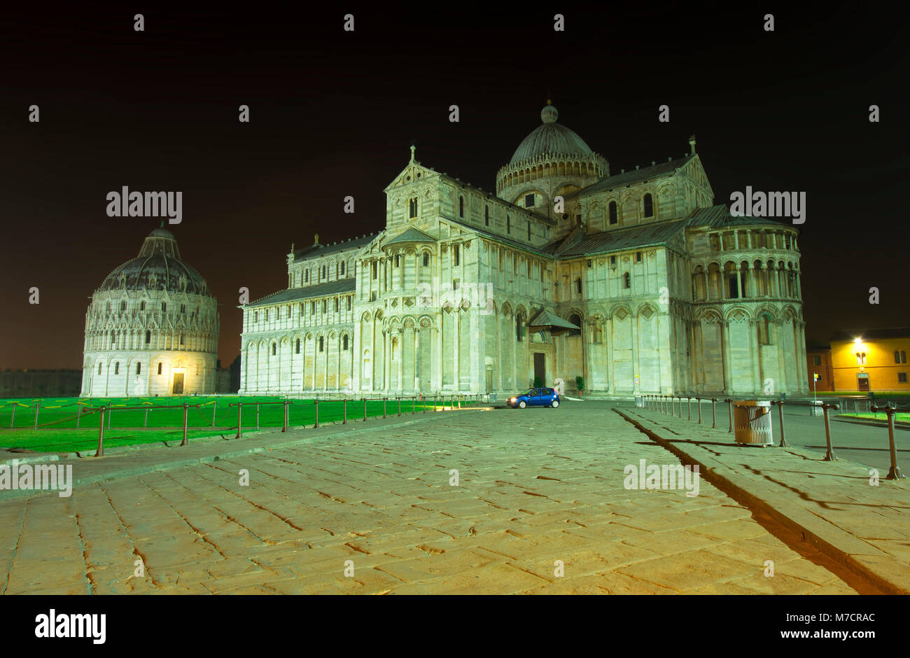 the Leaning Tower of Pisa at night. Italy Stock Photo - Alamy