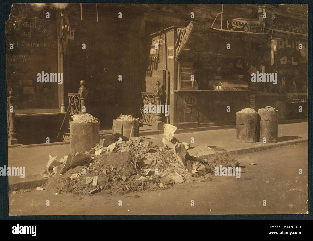 Macdougal street hi-res stock photography and images - Alamy