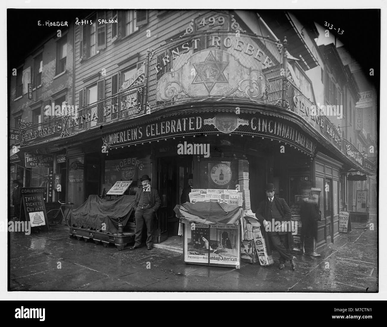 American saloon 1900s hi-res stock photography and images - Alamy