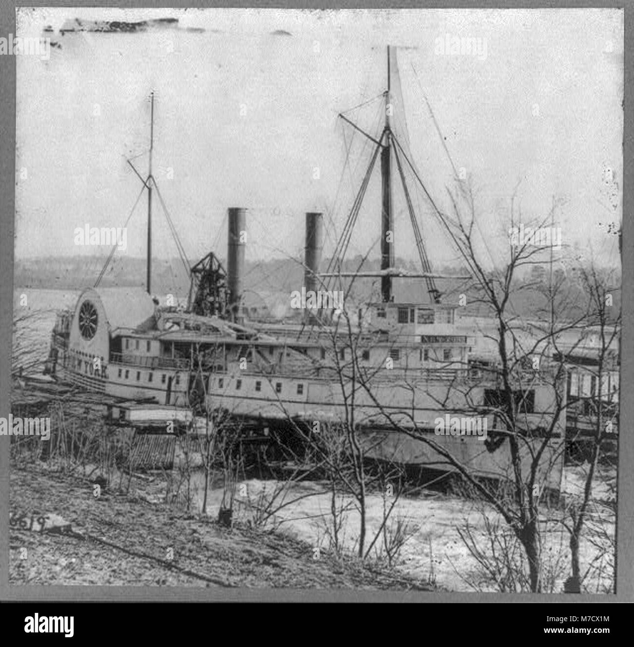 The flag-of-truce boat 'NEW YORK' is positioned at Aikens Landing ...