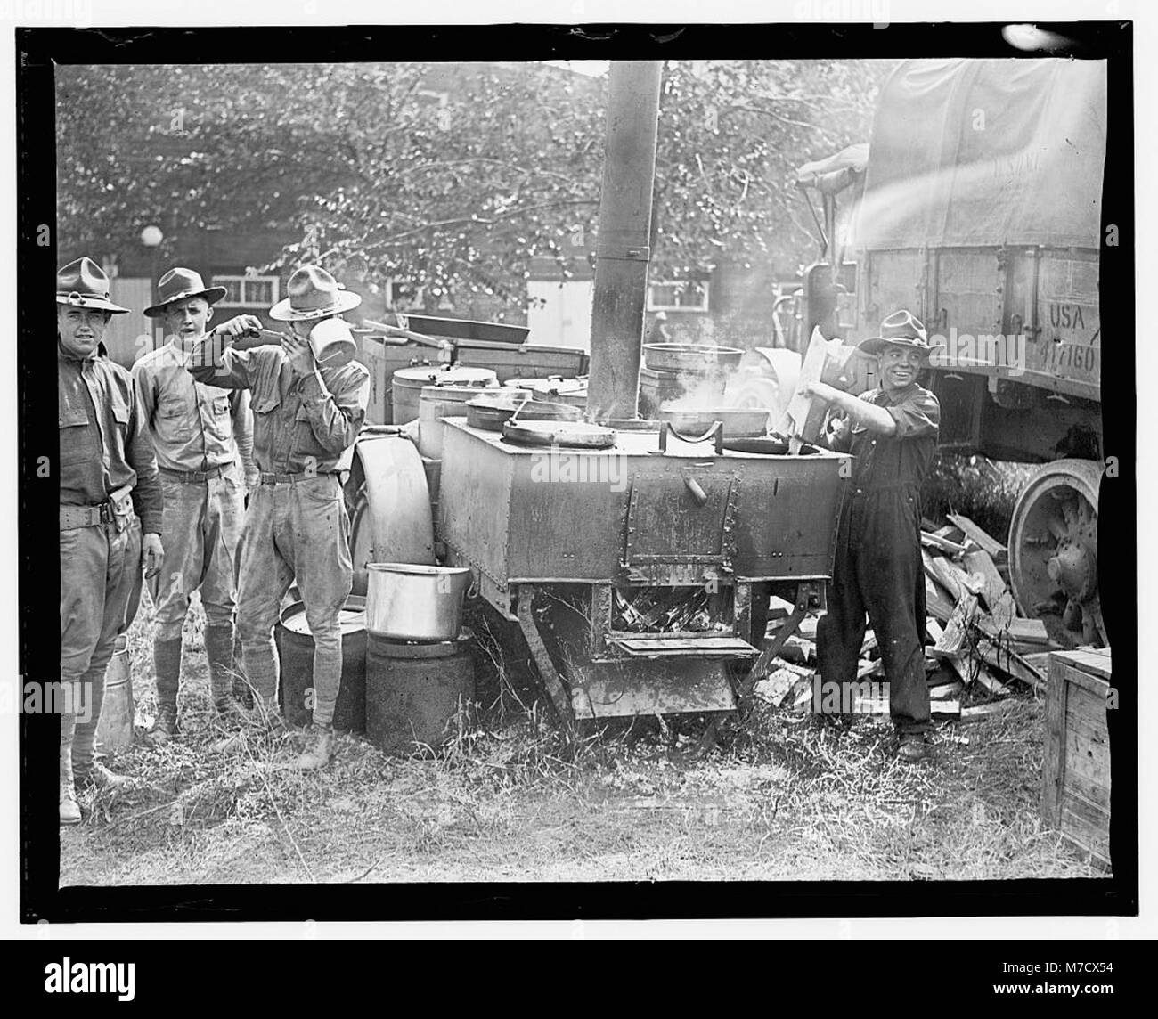 Vintage field kitchen Black and White Stock Photos & Images - Alamy