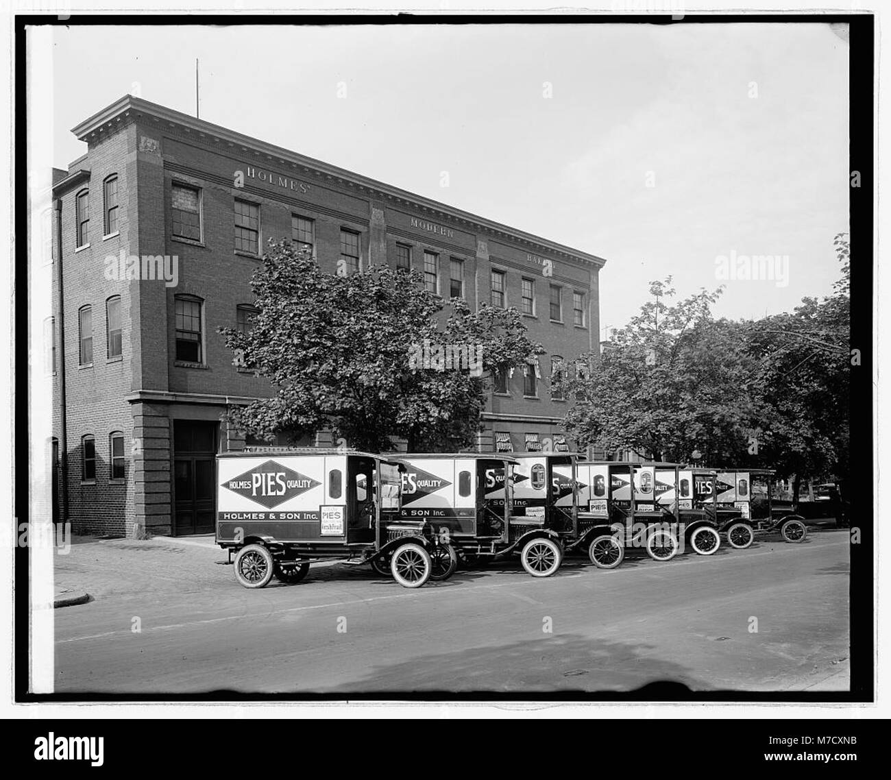1920s trucks hi-res stock photography and images - Alamy