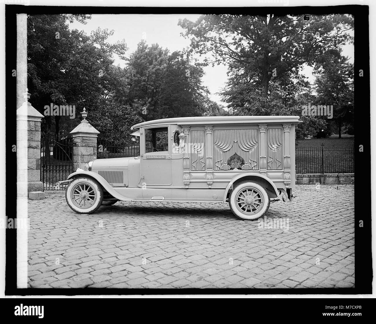 The Ford Motor Company produced the Hanlon Lincoln hearse, a vehicle ...