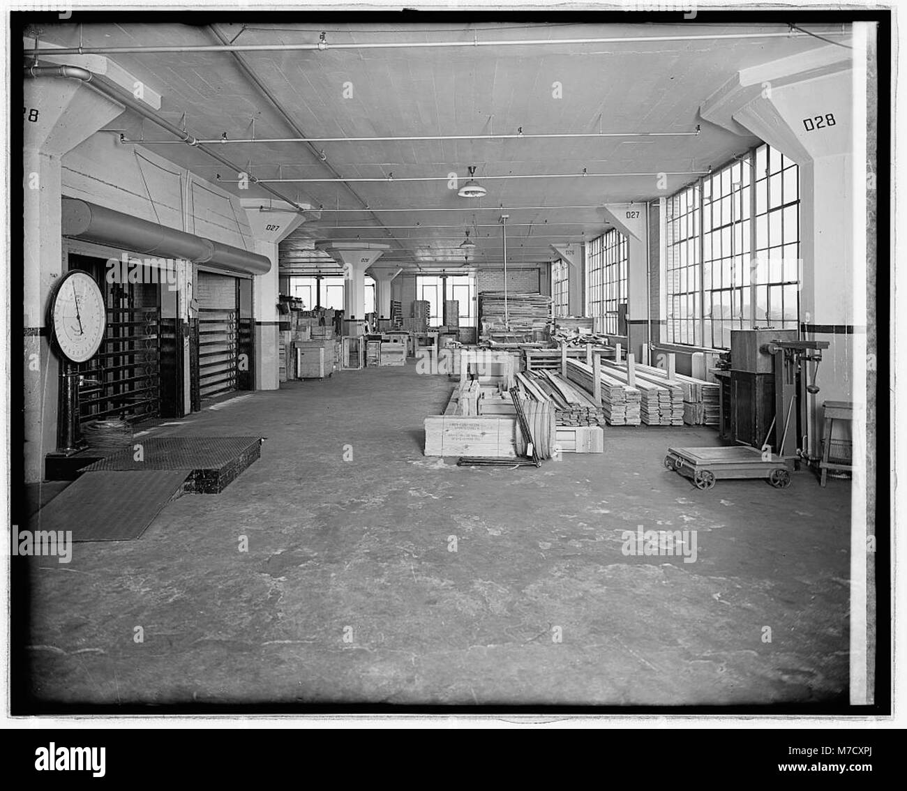 Ford factory production line hi-res stock photography and images - Alamy