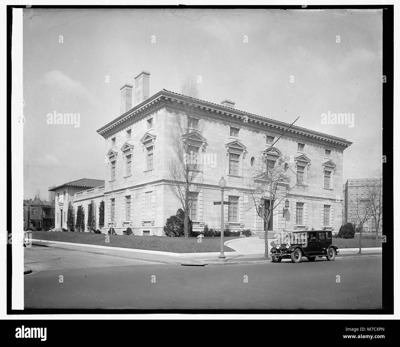 This image shows the Italian Embassy building at the intersection of ...