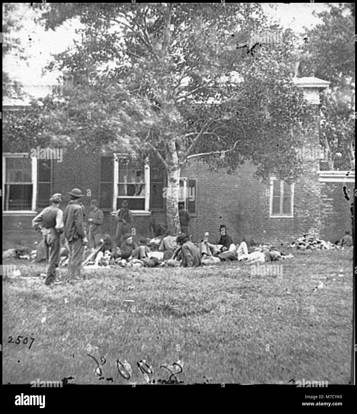 American civil war battle wounded hi-res stock photography and images ...