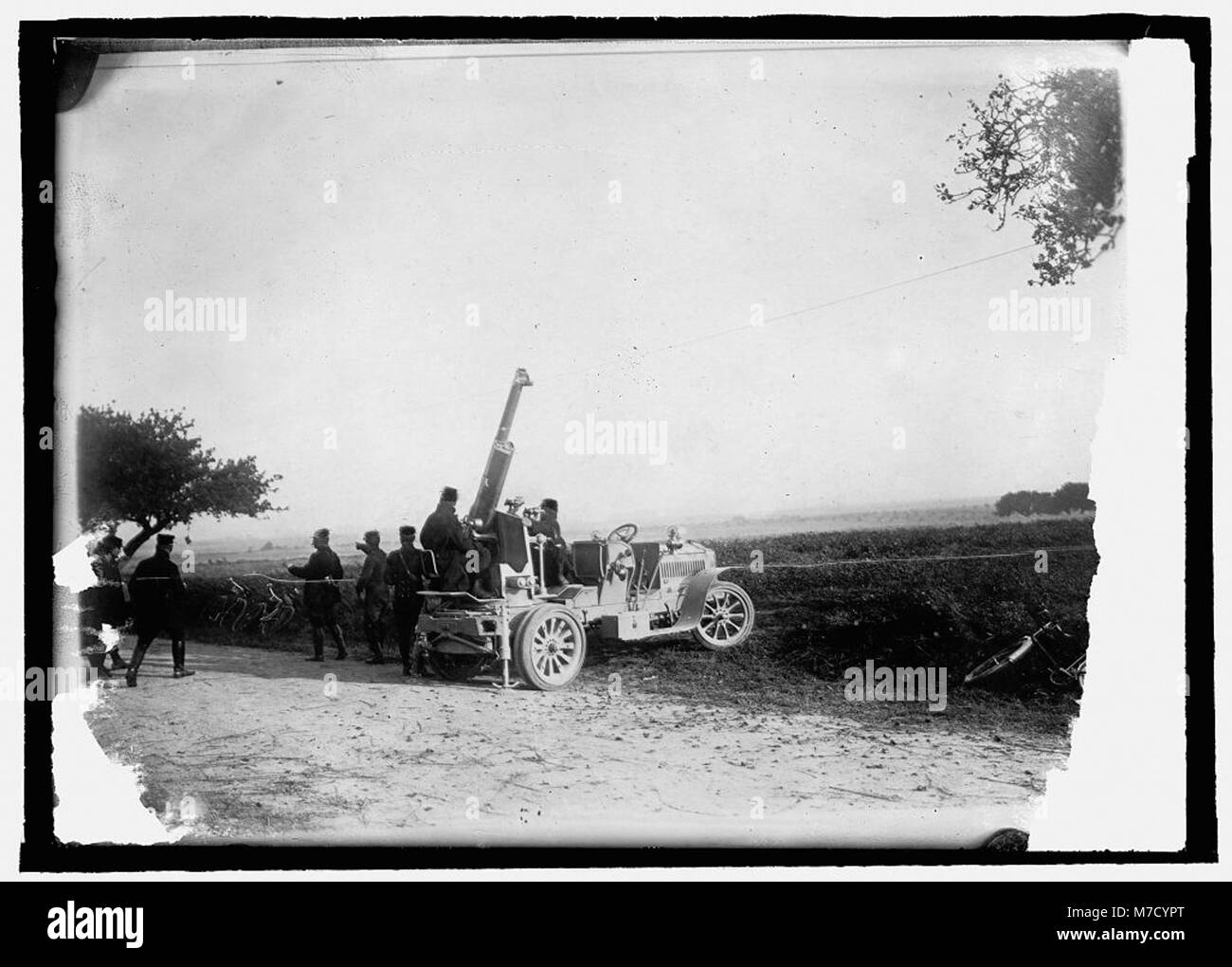 A photograph of the French '75' field gun, a key weapon used during ...