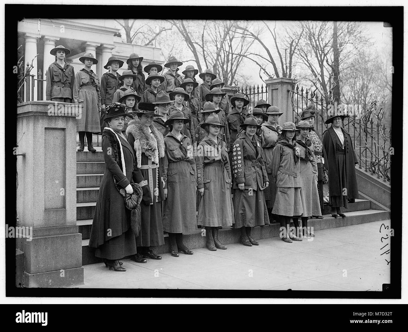 GIRL SCOUTS AT WHITE HOUSE LOC hec.10606 Stock Photo - Alamy