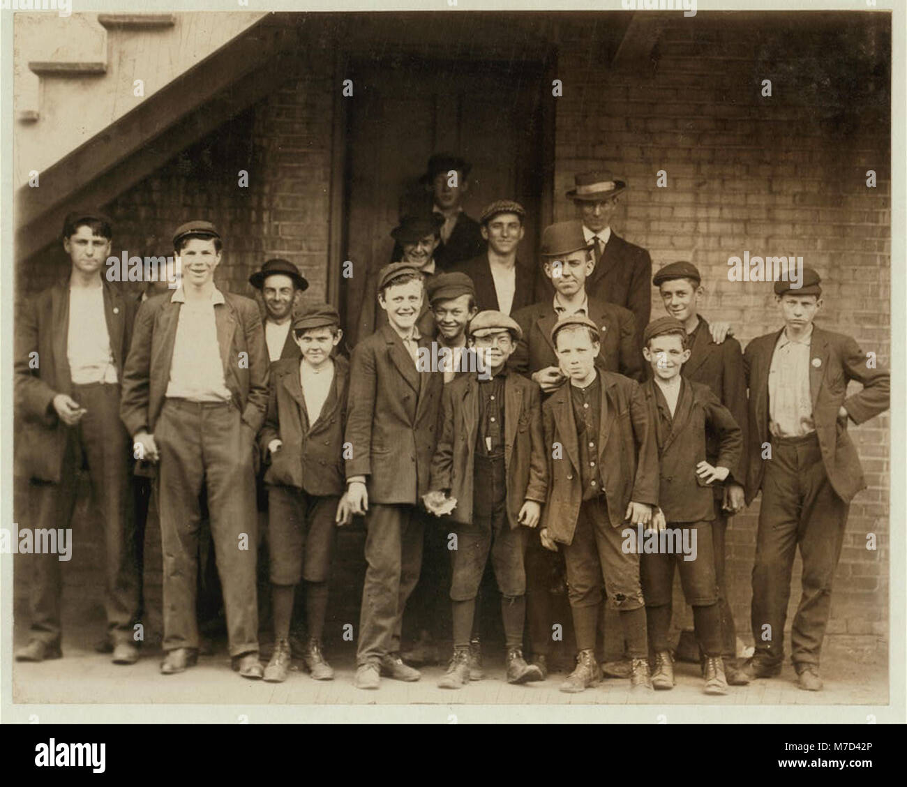 This image shows groups of workers at the Delaware Hosiery Mill ...
