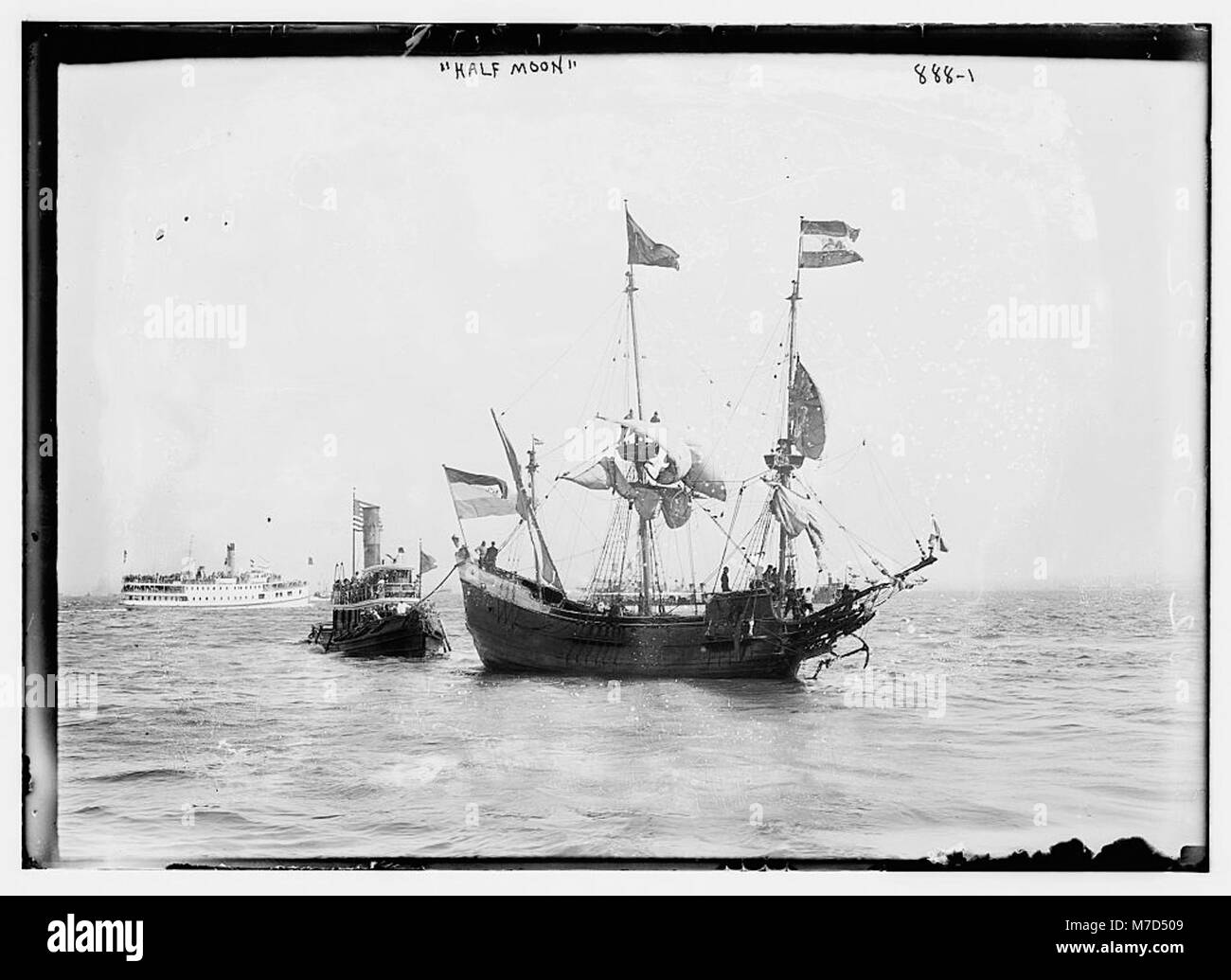Historical ship portraits hi-res stock photography and images - Alamy