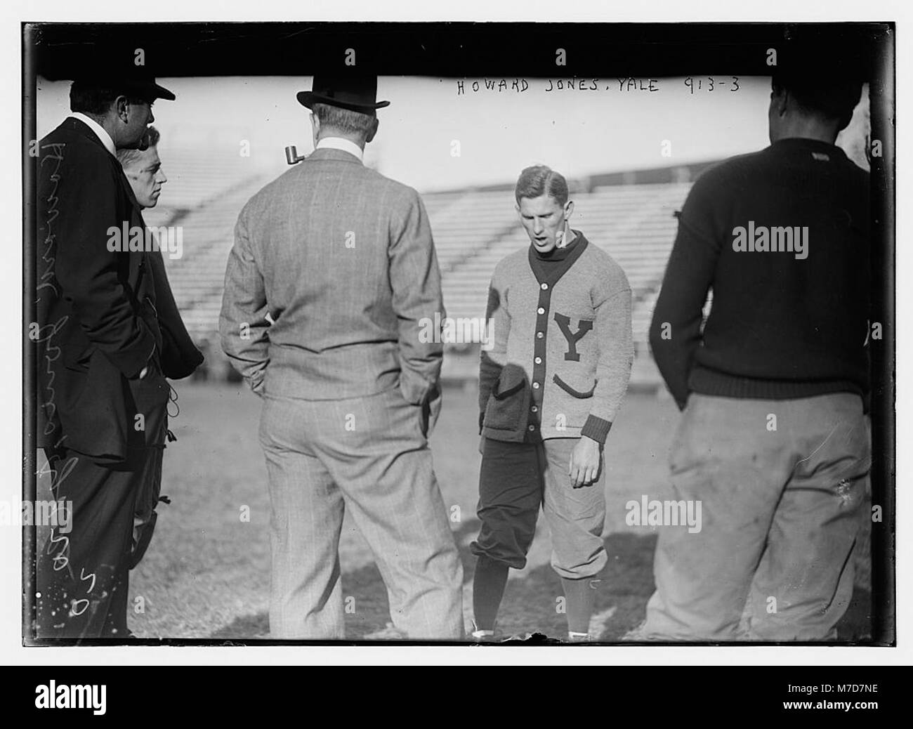 Football howard jones hi-res stock photography and images - Alamy